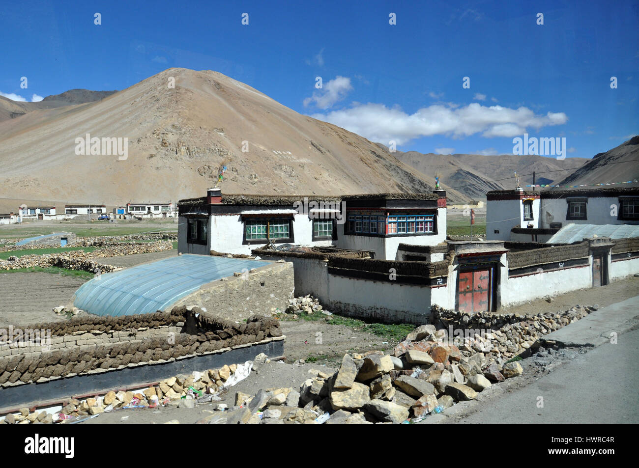 Traditional tibetan house in a small tibetan village in himalaya ...