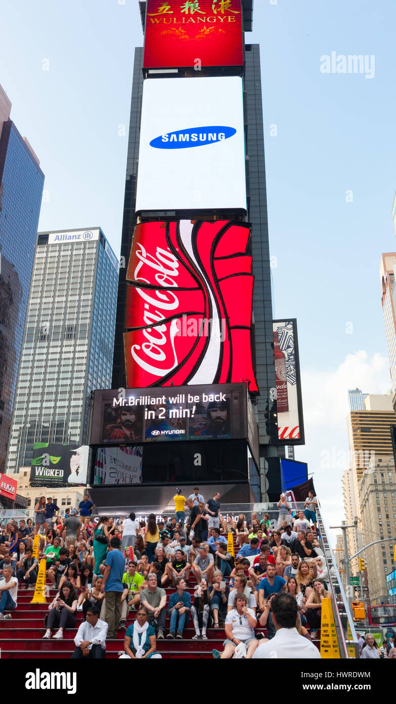 New york times square ads coca cola hi-res stock photography and images ...