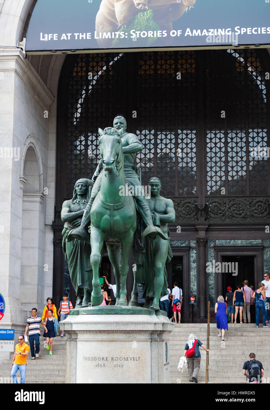 New York City, Usa - July 07, 2015: Statue at the entrance of American ...