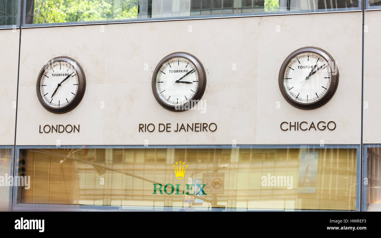 New York City, Usa - July 07, 2015: Rolex Showcase with clocks on the ...