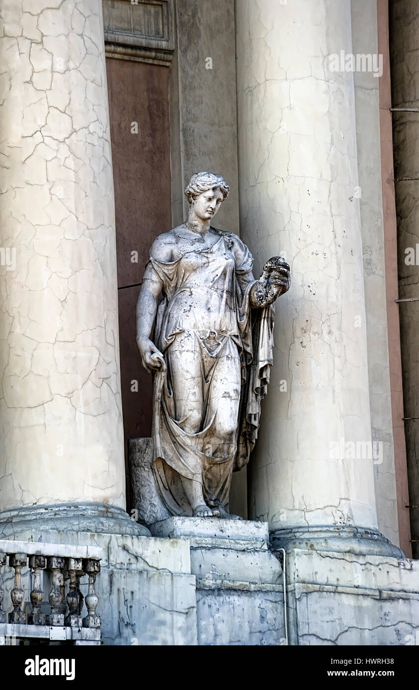 Old statue and columns Stock Photo - Alamy
