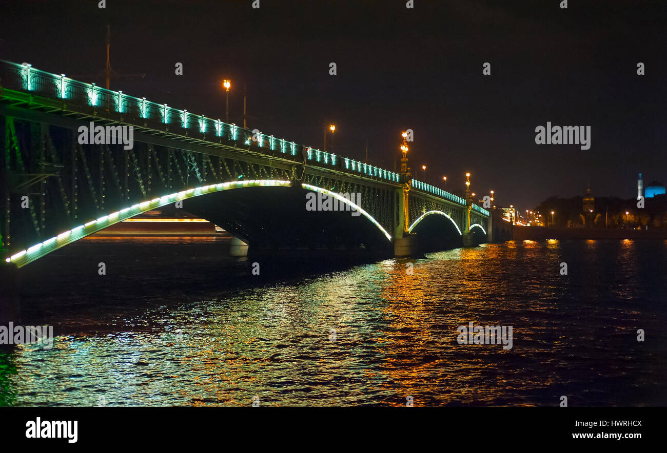 Night view of bridge in Saint-Petersburg city, Russian Federation Stock ...
