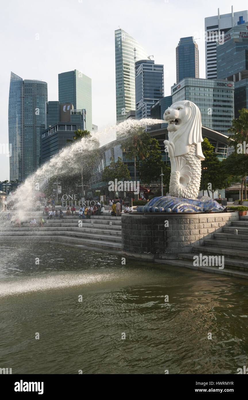 Singapore merlion statue hi-res stock photography and images - Alamy