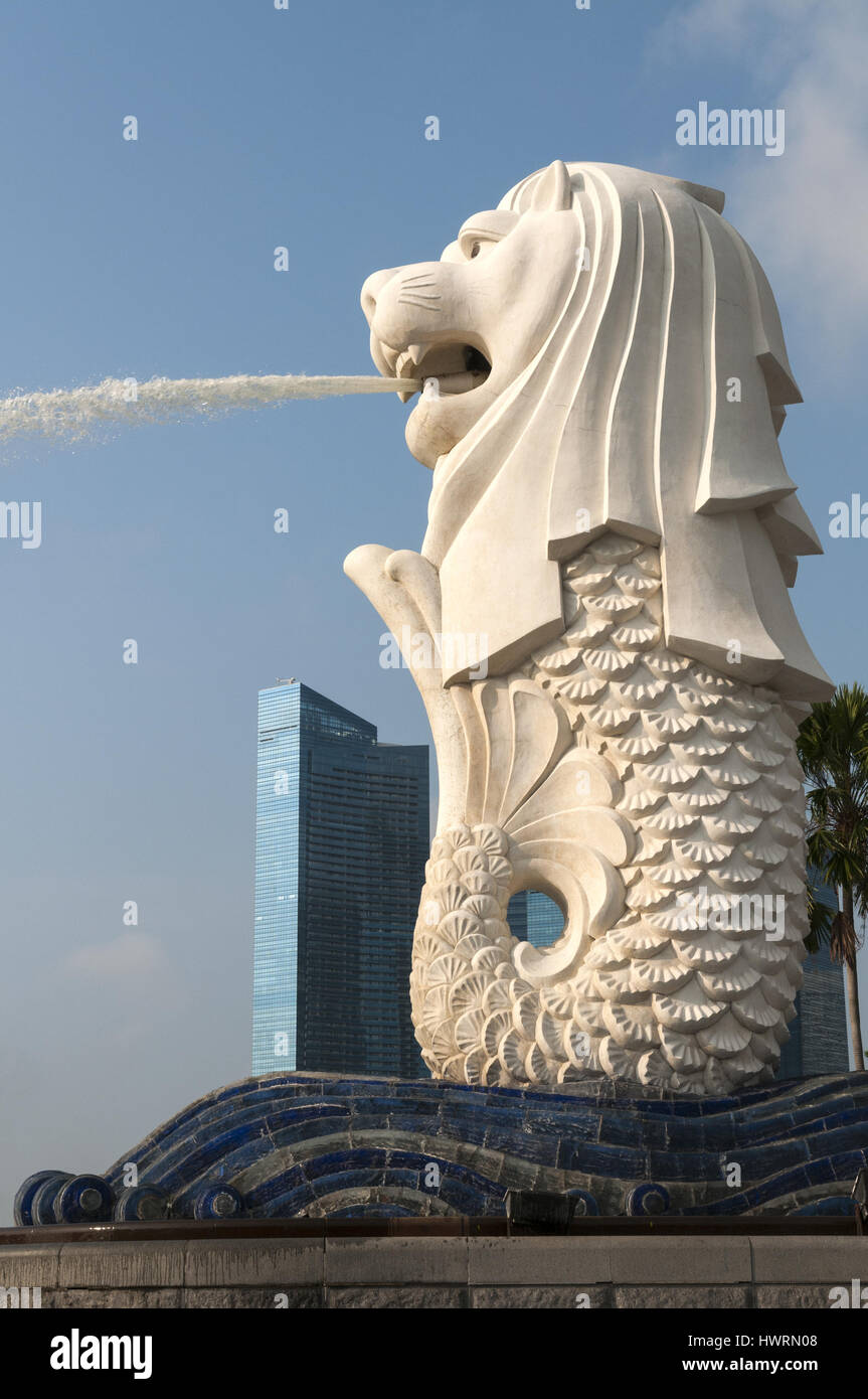 Singapore, Merlion statue Stock Photo - Alamy