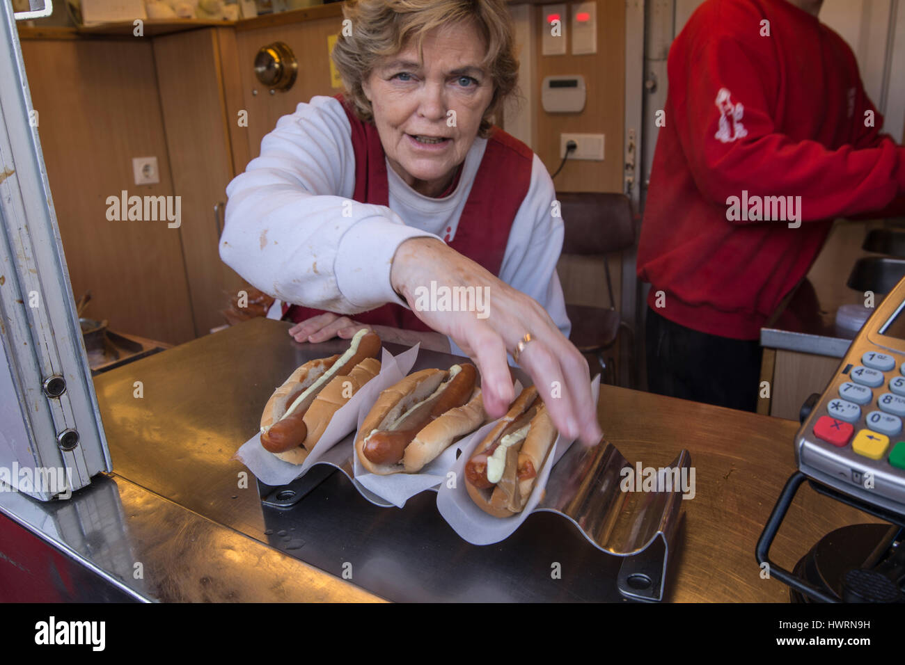 Reykjavik baejarins beztu pylsur hi-res stock photography and images ...