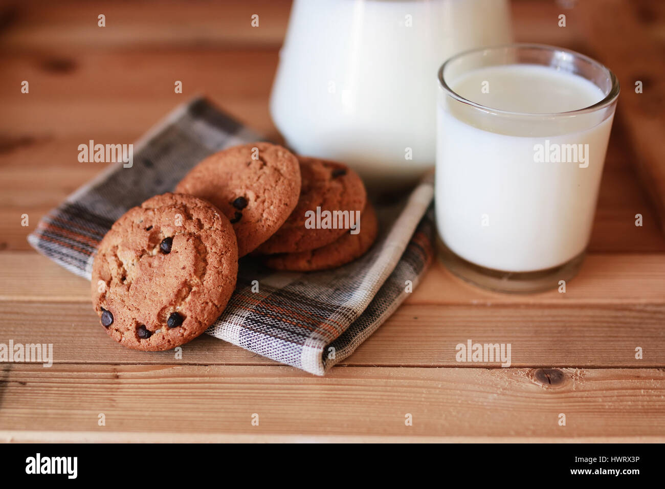 milk and cookies cereals Stock Photo - Alamy