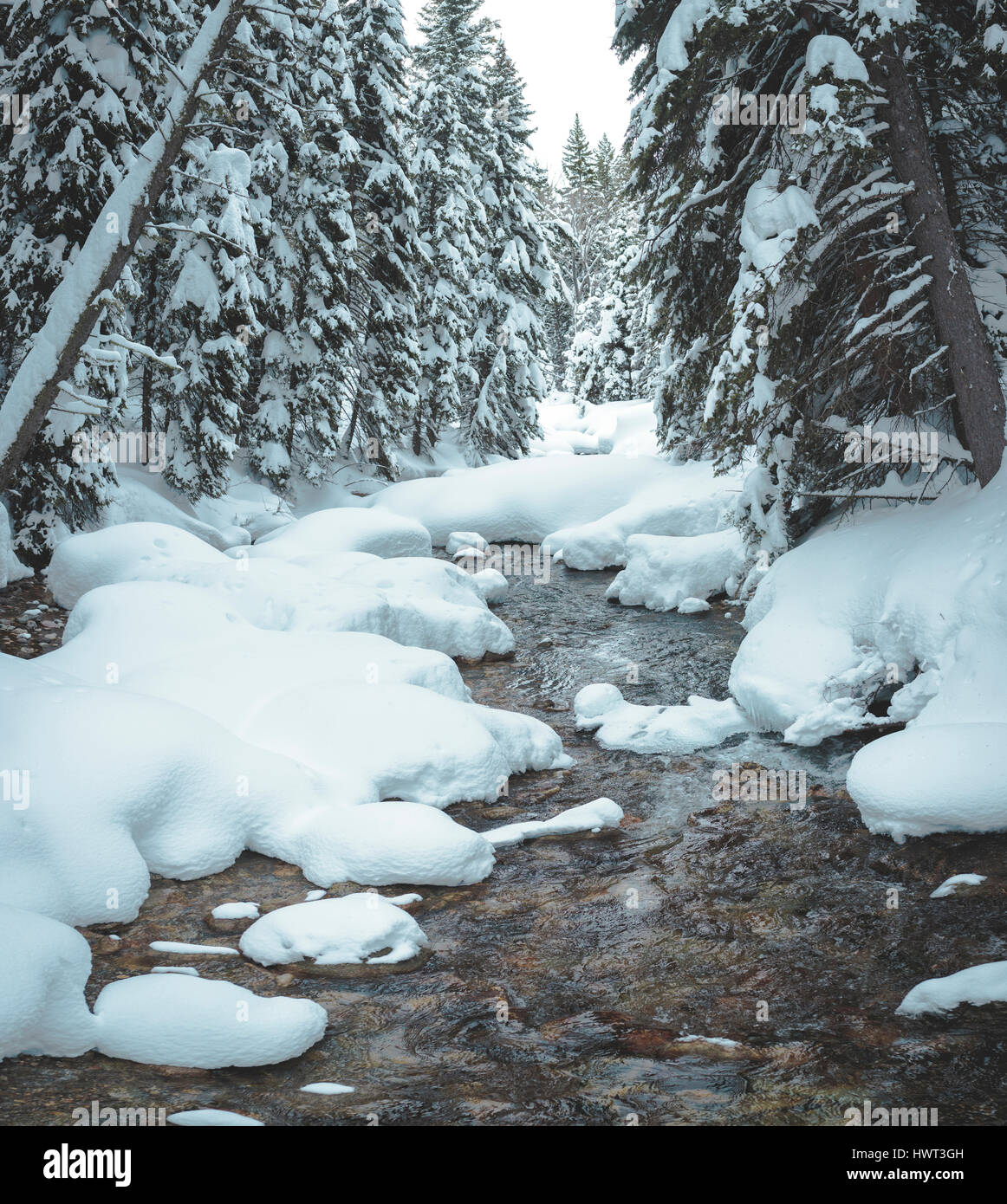 Snow rocks hi-res stock photography and images - Alamy