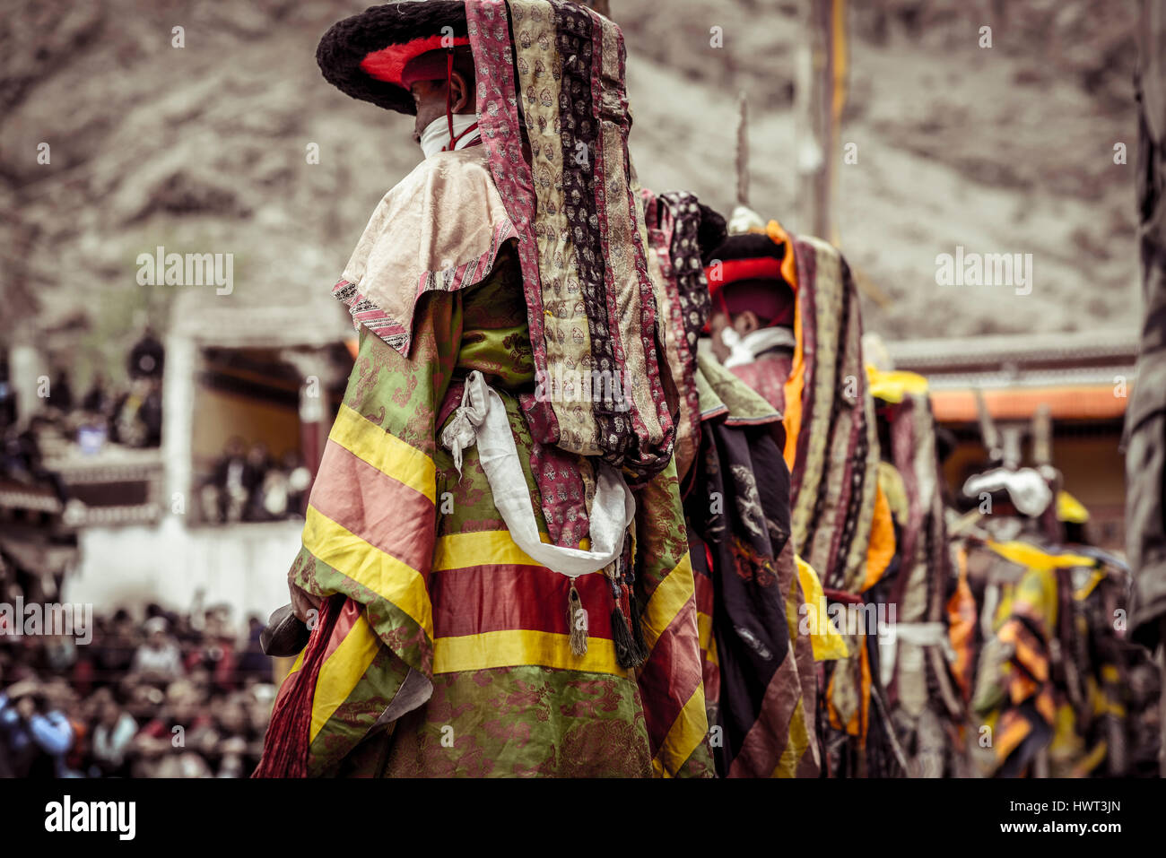 Dancers clothing hi-res stock photography and images - Alamy