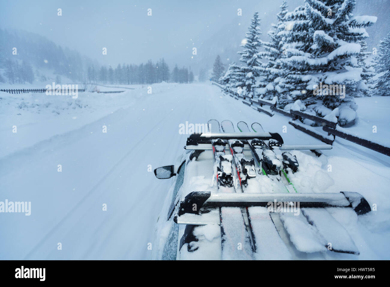 Car alps skis hi-res stock photography and images - Alamy