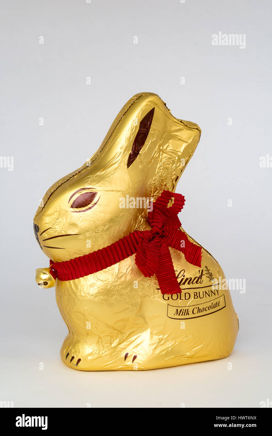 Gold bunny hi-res stock photography and images - Alamy