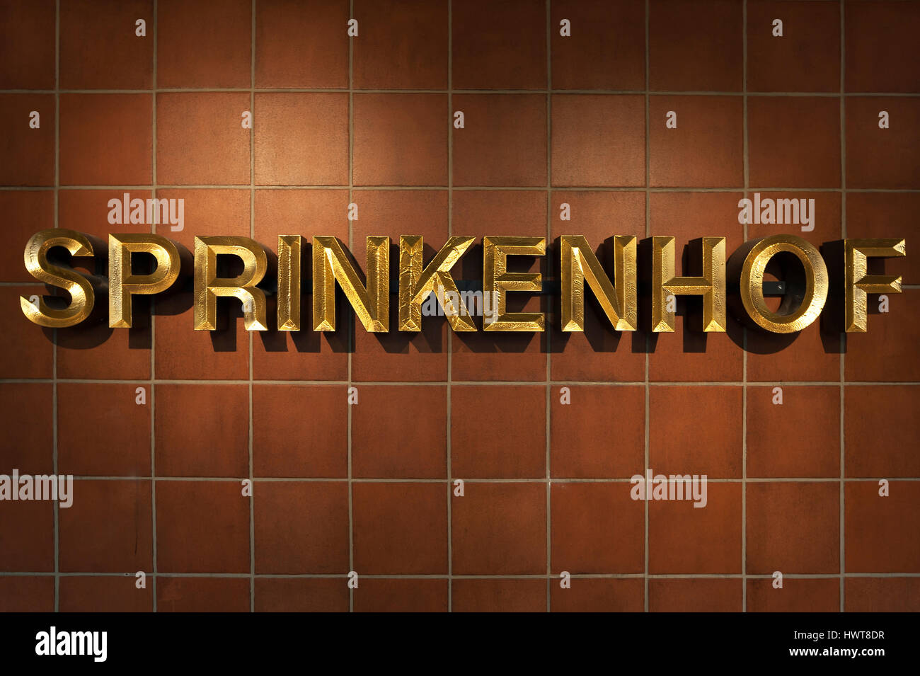 Lettering in the stairwell from the Kontor building Sprinkenhof ...