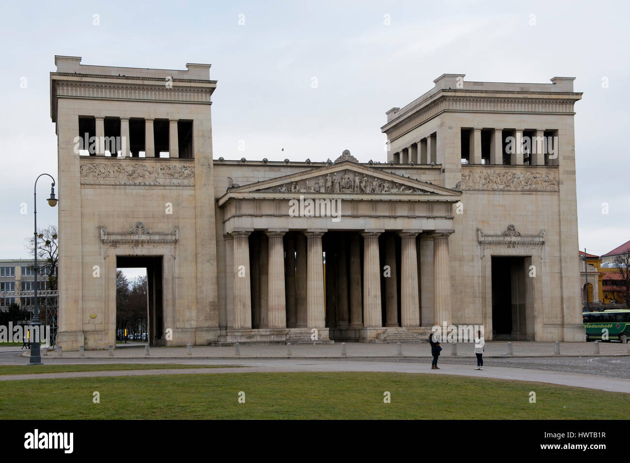 Neoclassical gate hi-res stock photography and images - Alamy