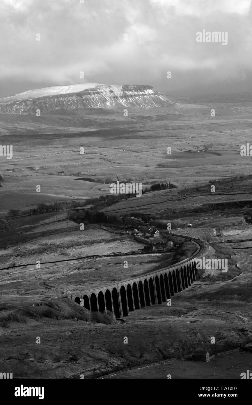 Ribblehead railway Black and White Stock Photos & Images - Alamy