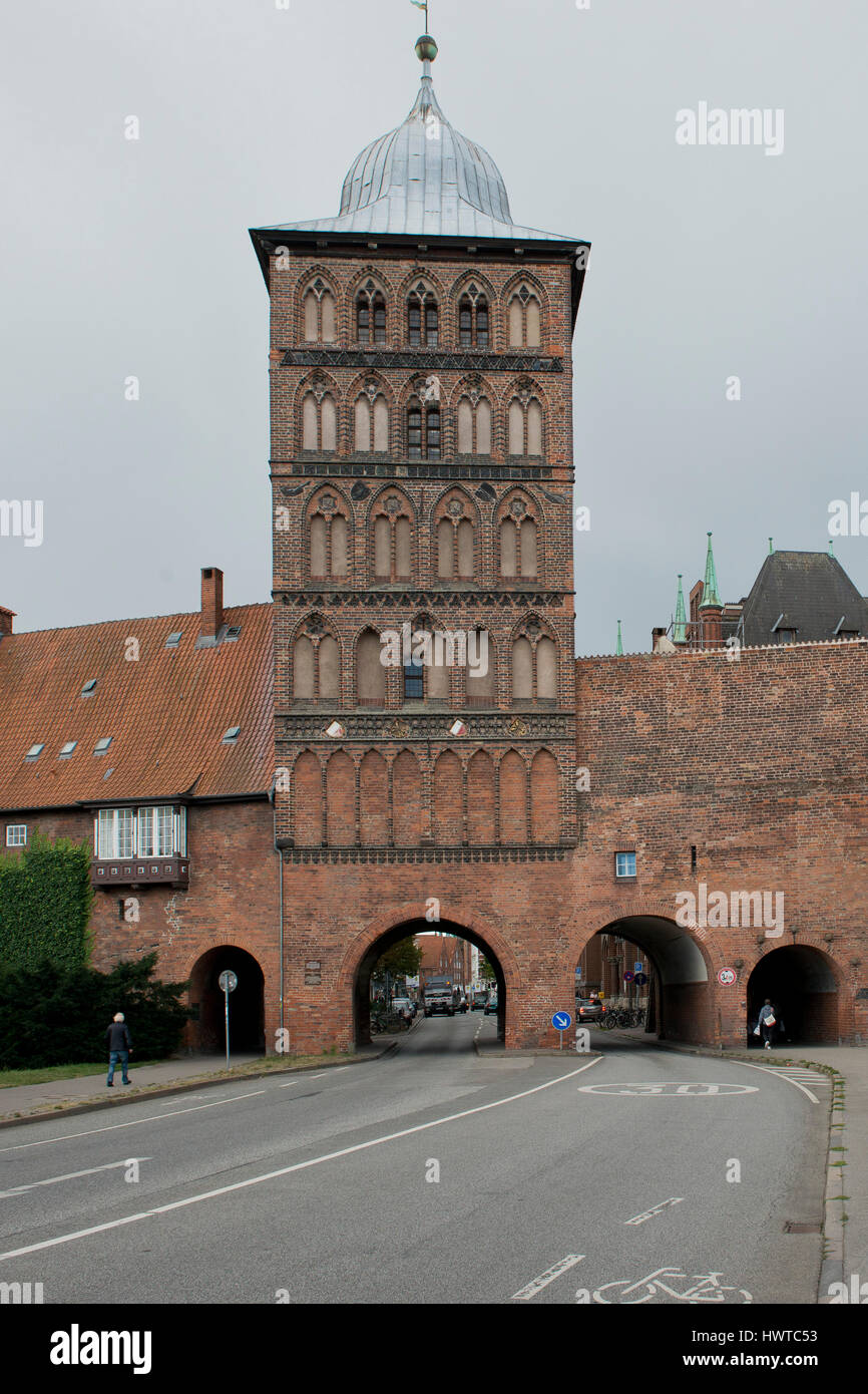 Ancient gate in the medieval walls of Lubeck, Germany Stock Photo - Alamy