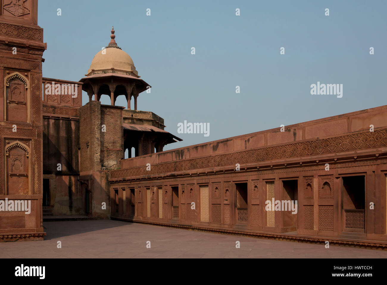 The red Agra Fort, home of the Moghul Emperors, Now an Unesco world ...