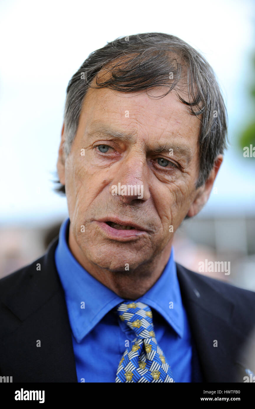 HENRY CECIL RACE HORSE TRAINER RACE HORSE TRAINER YORK RACECOURSE YORK ...