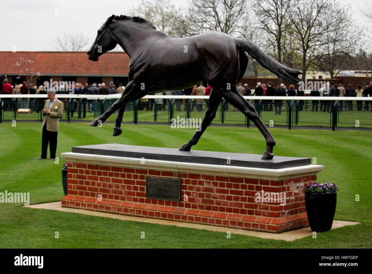 PERSIAN PUNCH STATUE NEWMARKET RACECOURSE ROWLEY MILE COURSE NEWMARKET ...