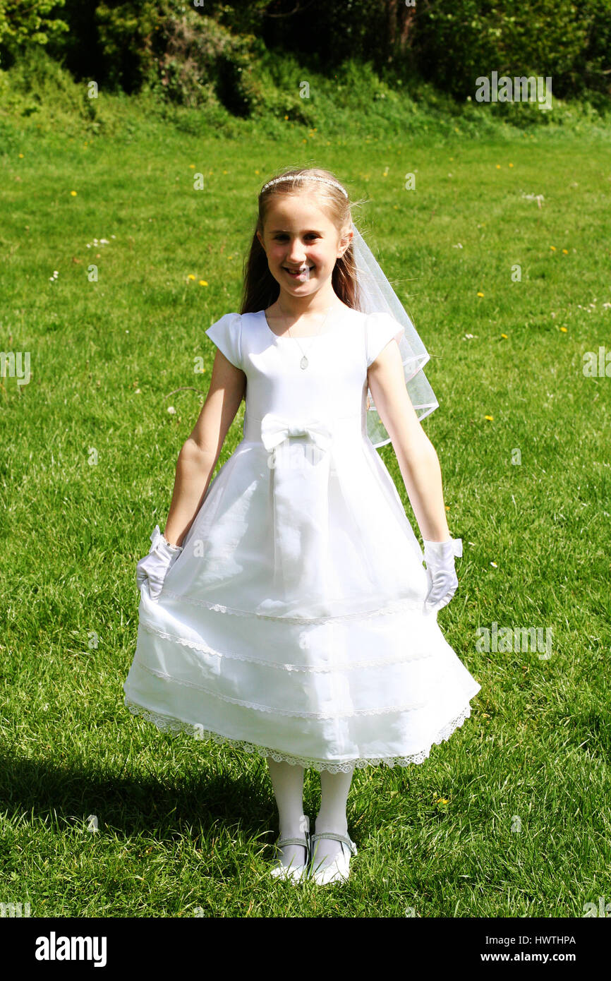 Communion children hi-res stock photography and images - Alamy