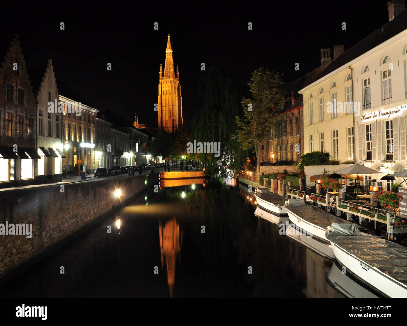 Brugge by night hi-res stock photography and images - Alamy