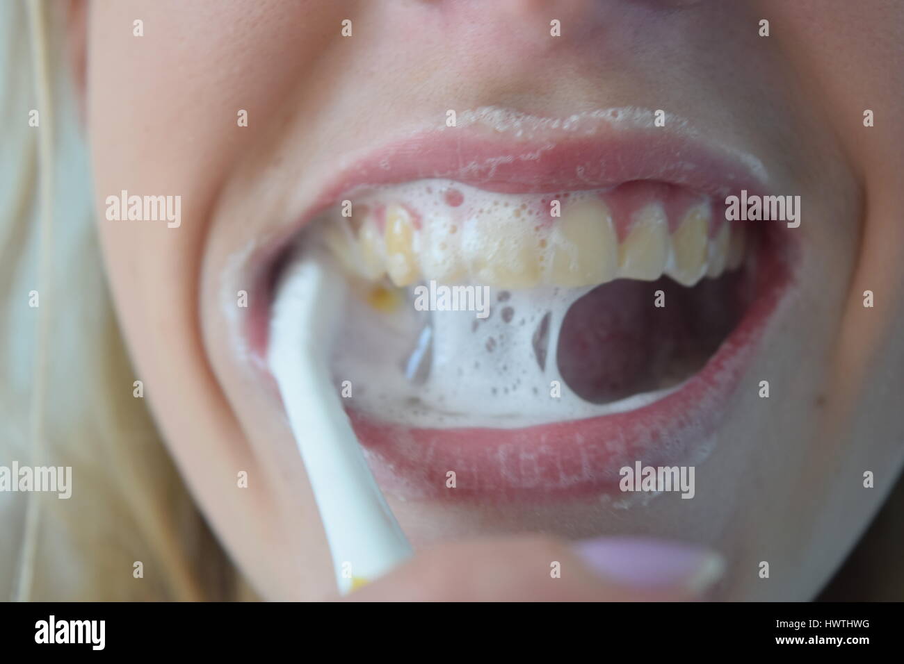 Brushing teeth foam hi-res stock photography and images - Alamy