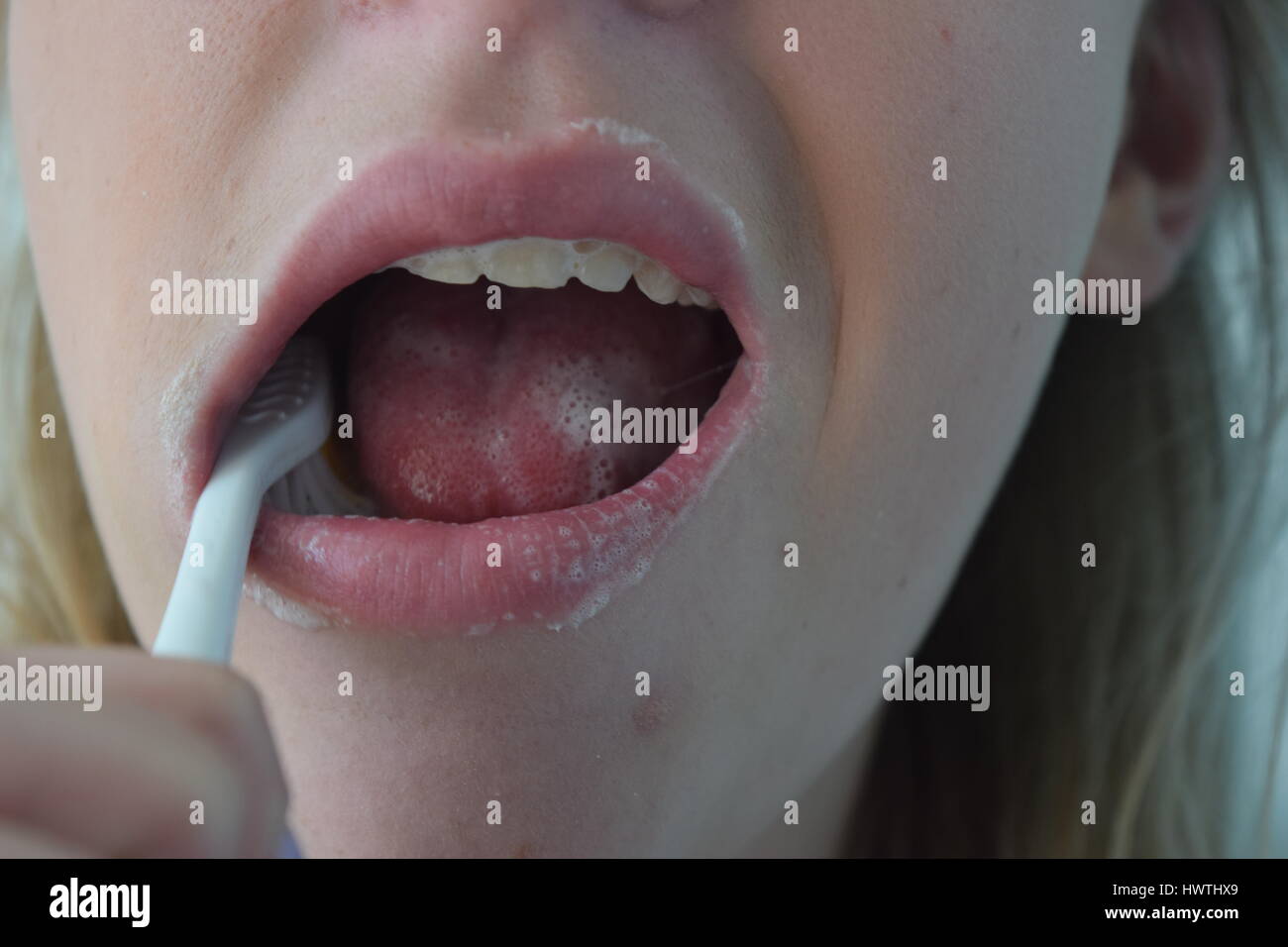 Brushing teeth foam hi-res stock photography and images - Alamy