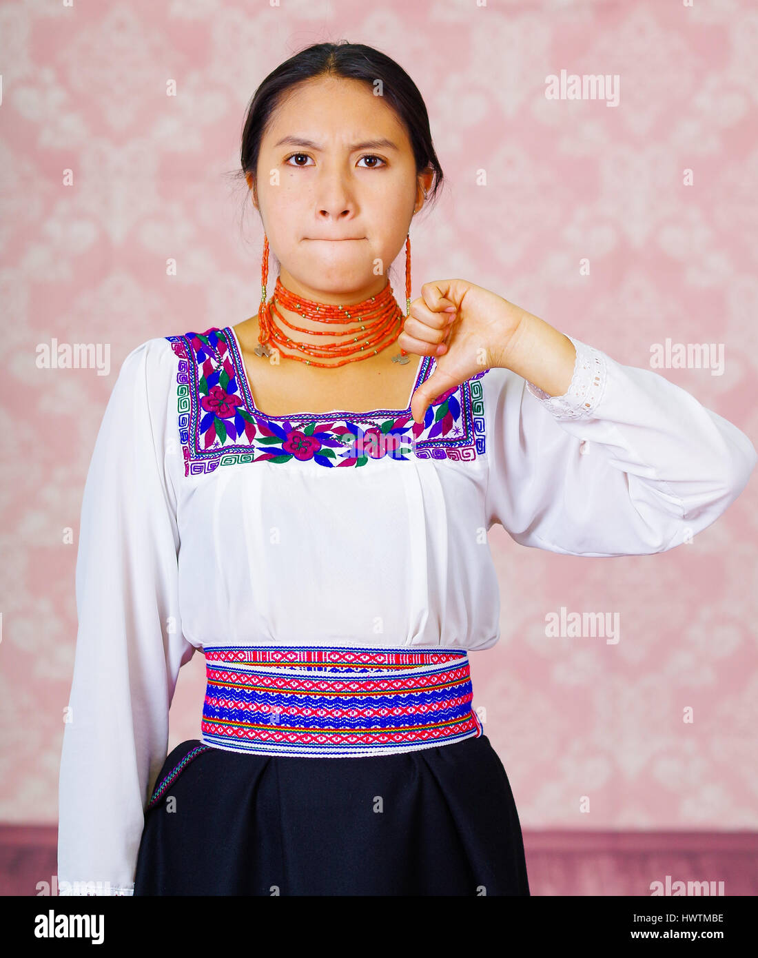 Hands performing sign language hi-res stock photography and images - Alamy