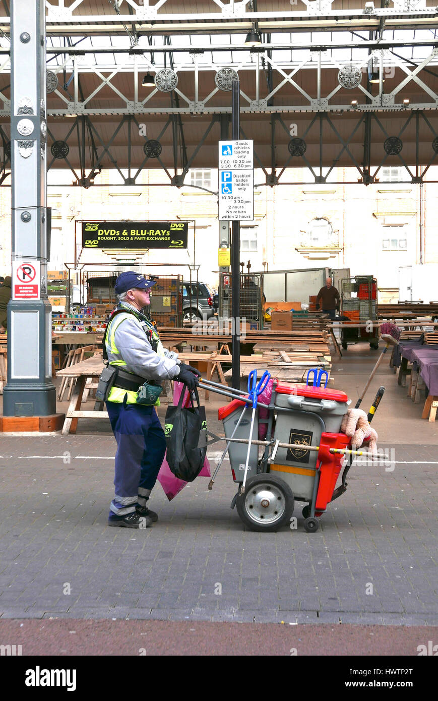 Street sweeper cart hi-res stock photography and images - Alamy