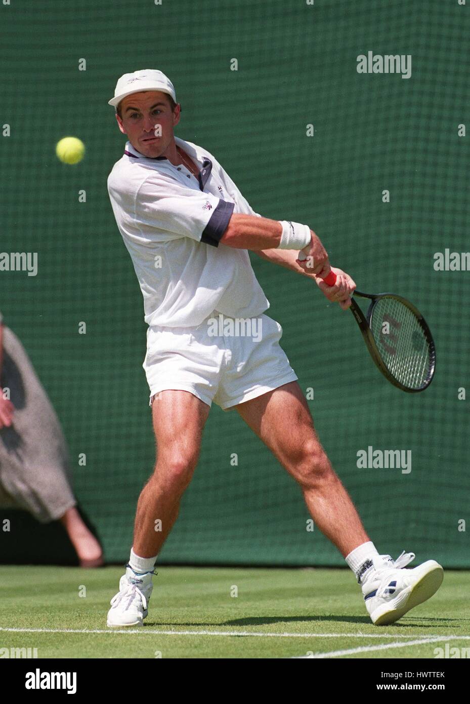 D.E.SAPSFORD WIMBLEDON 10 July 1995 Stock Photo - Alamy