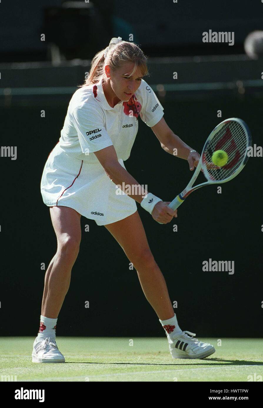 Steffi graf 1995 hi-res stock photography and images - Alamy