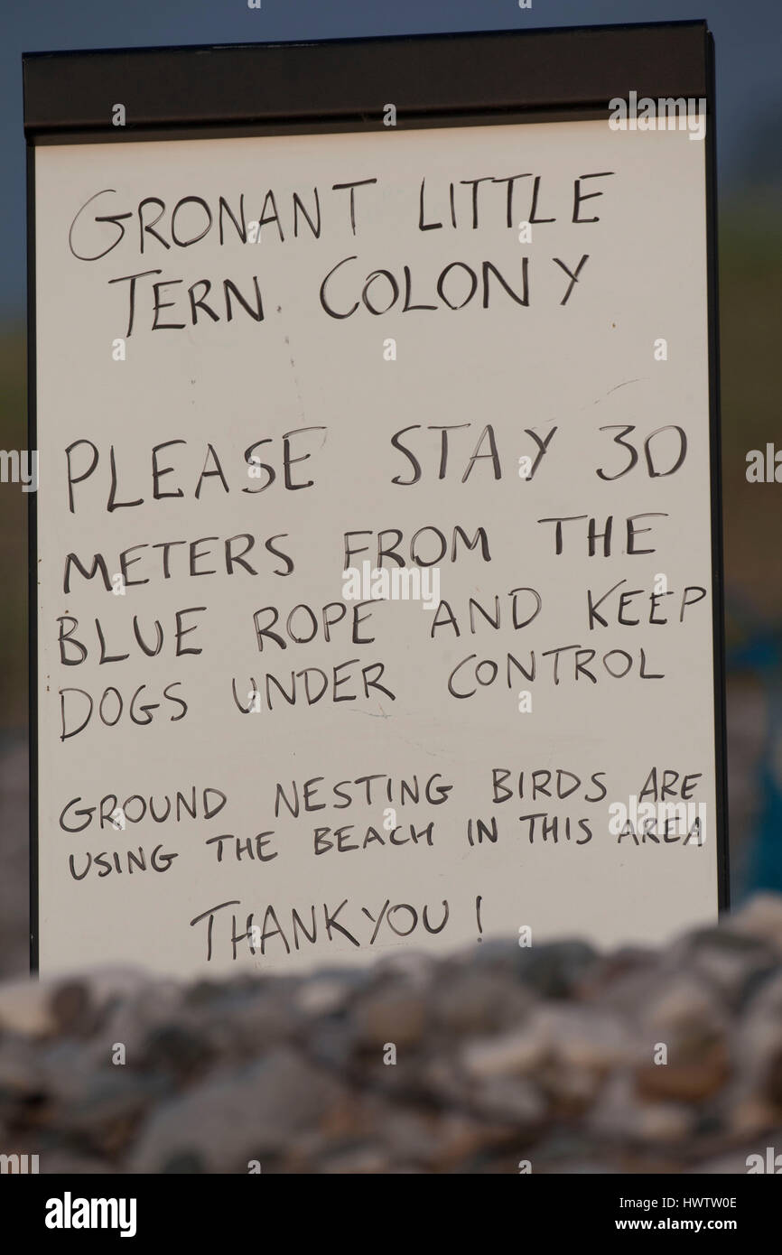 Rare birds nesting sign hi-res stock photography and images - Alamy