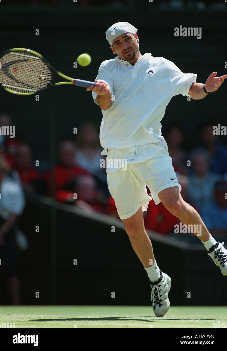 ANDRE AGASSI WIMBLEDON 03 July 1995 Stock Photo - Alamy