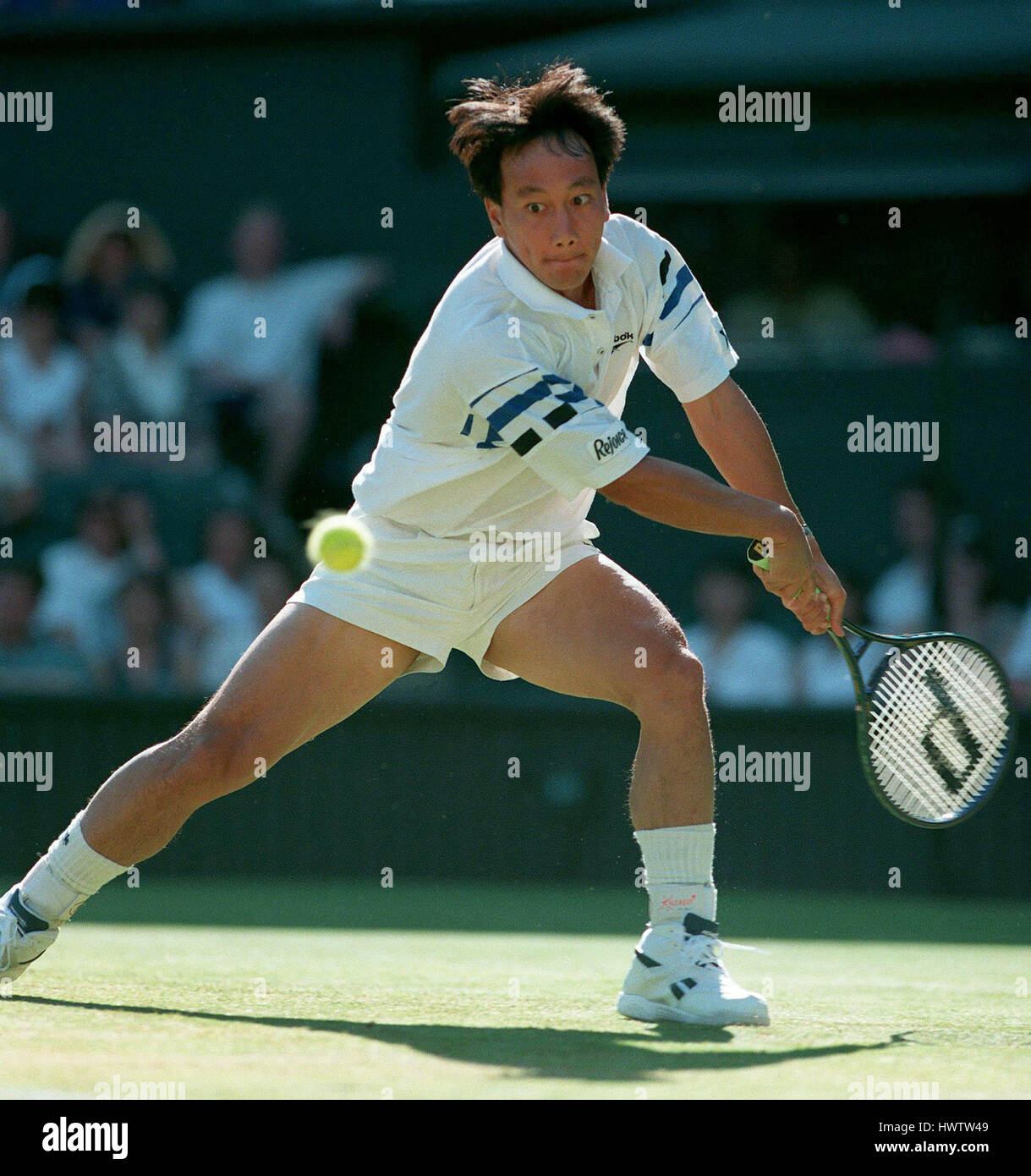 MICHAEL CHANG WIMBLEDON 03 July 1995 Stock Photo - Alamy