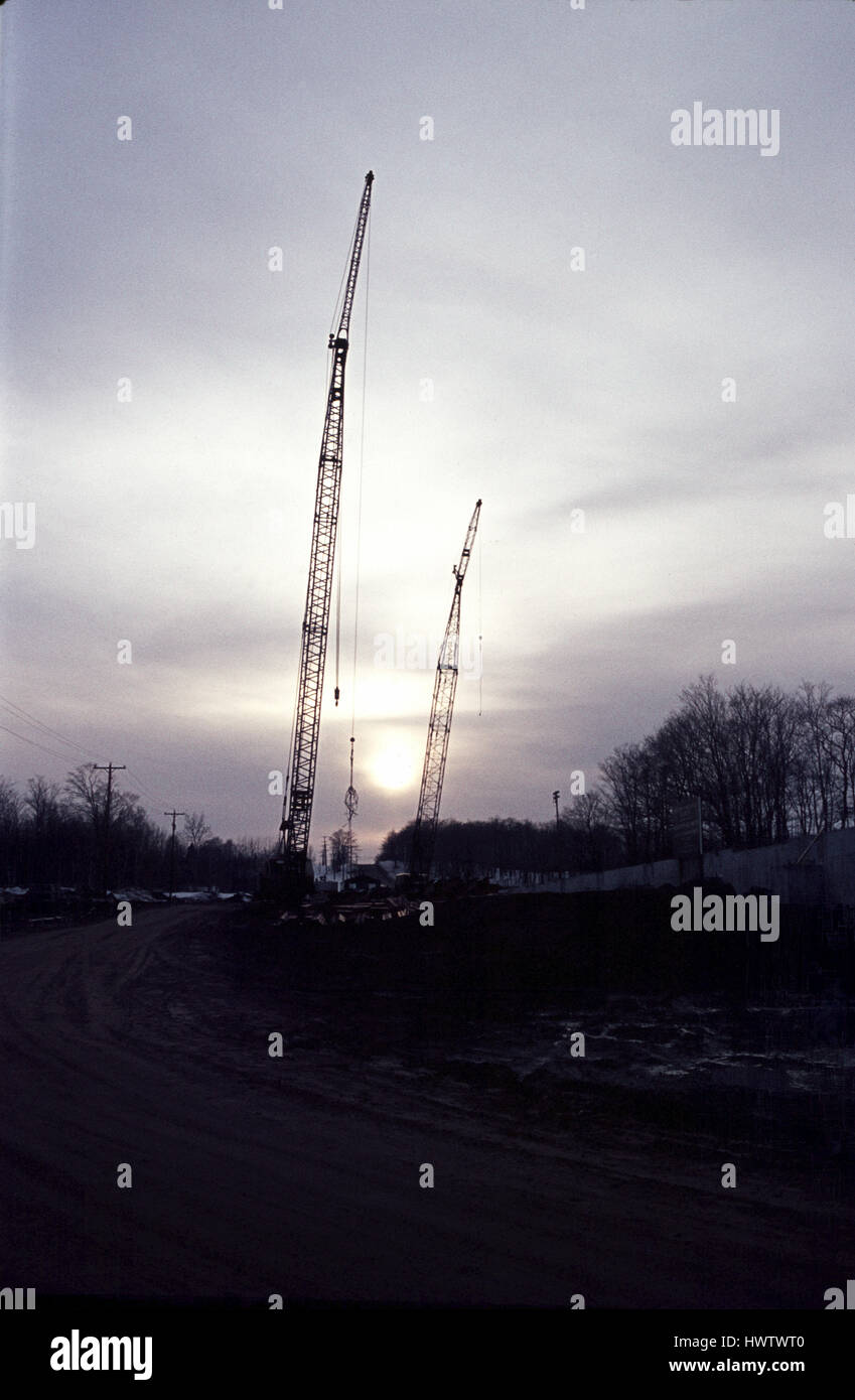 Construction site sunset cranes hi-res stock photography and images - Alamy