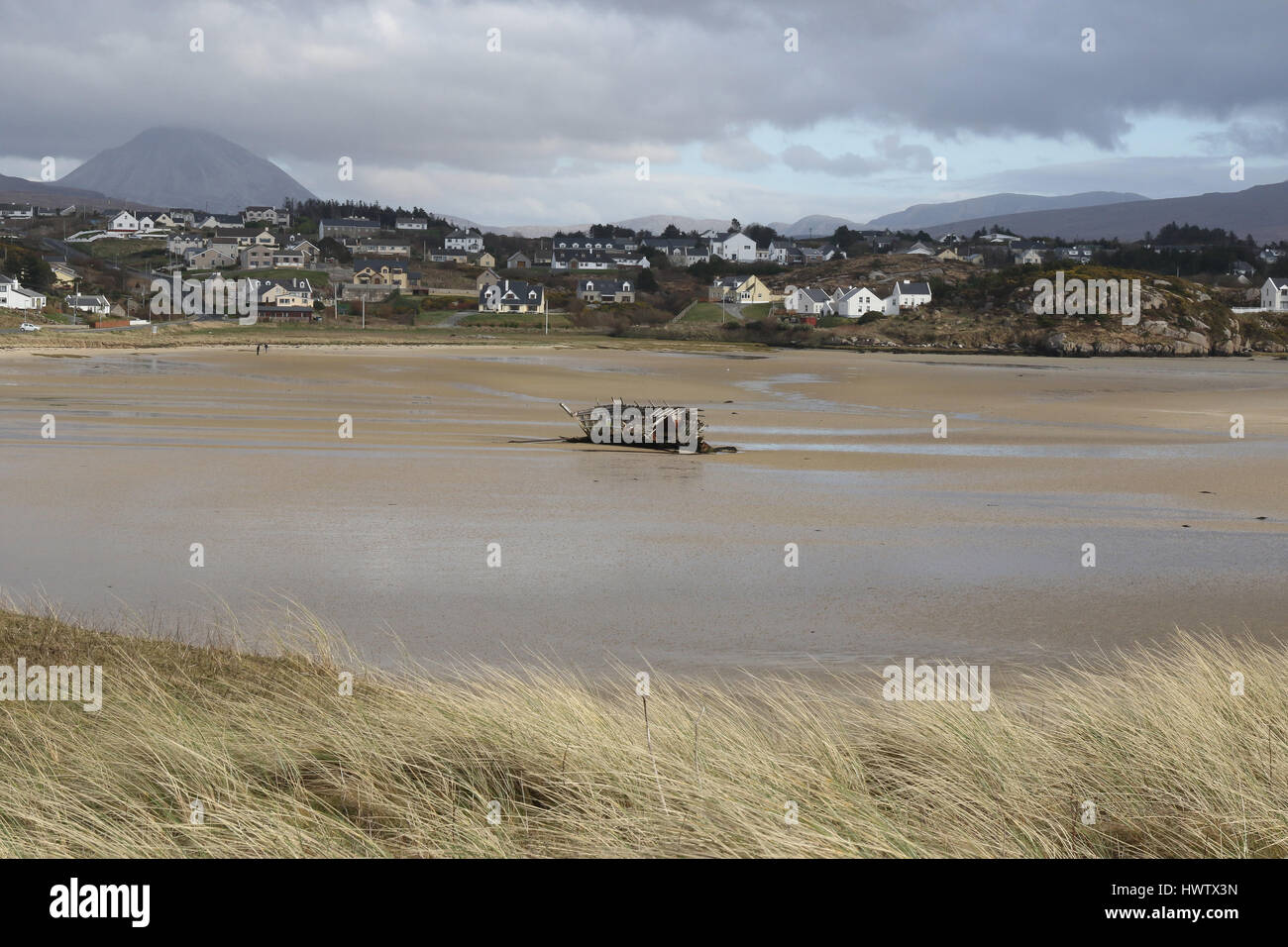 Wreck of trawler bunbeg hi-res stock photography and images - Alamy