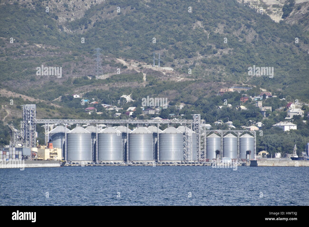 Portside Plant for storage, drying and handling of grain. Port freight ...