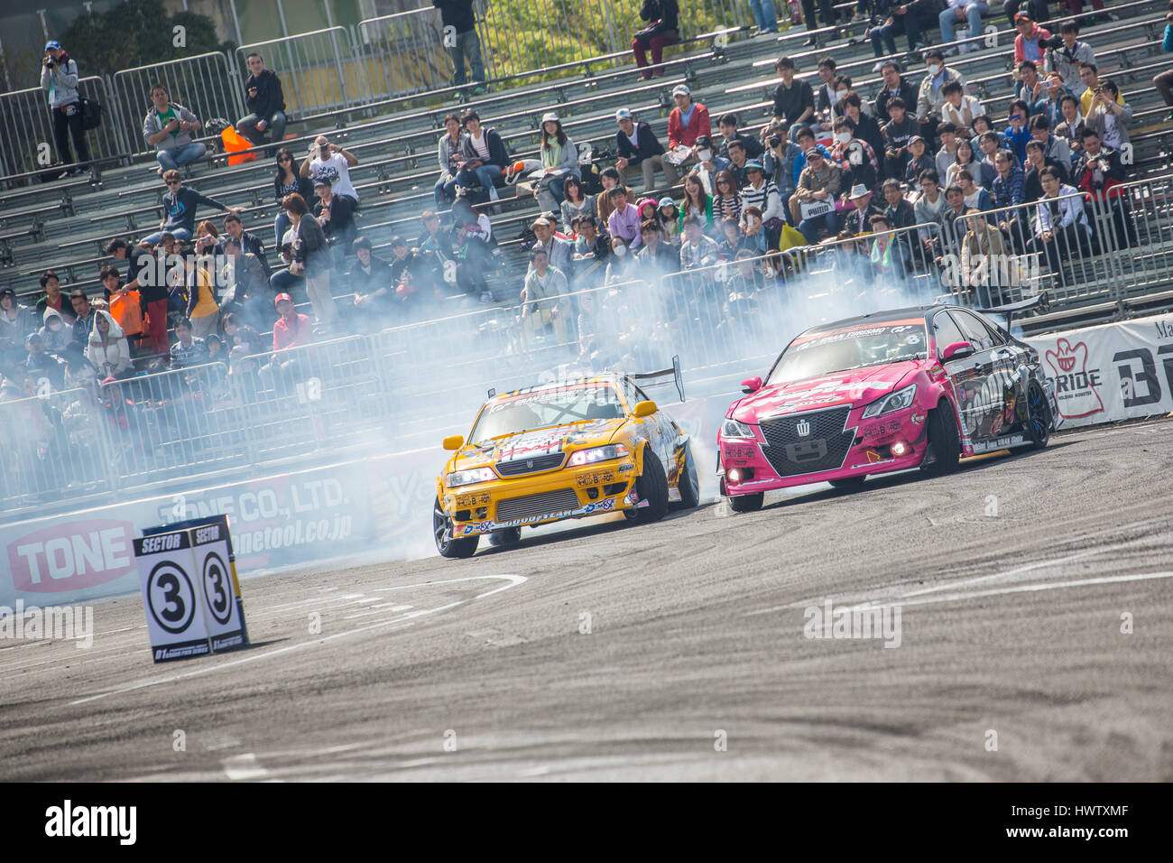 Tokyo, Japan. 18th April,2015. Participants battle drifting skills ...