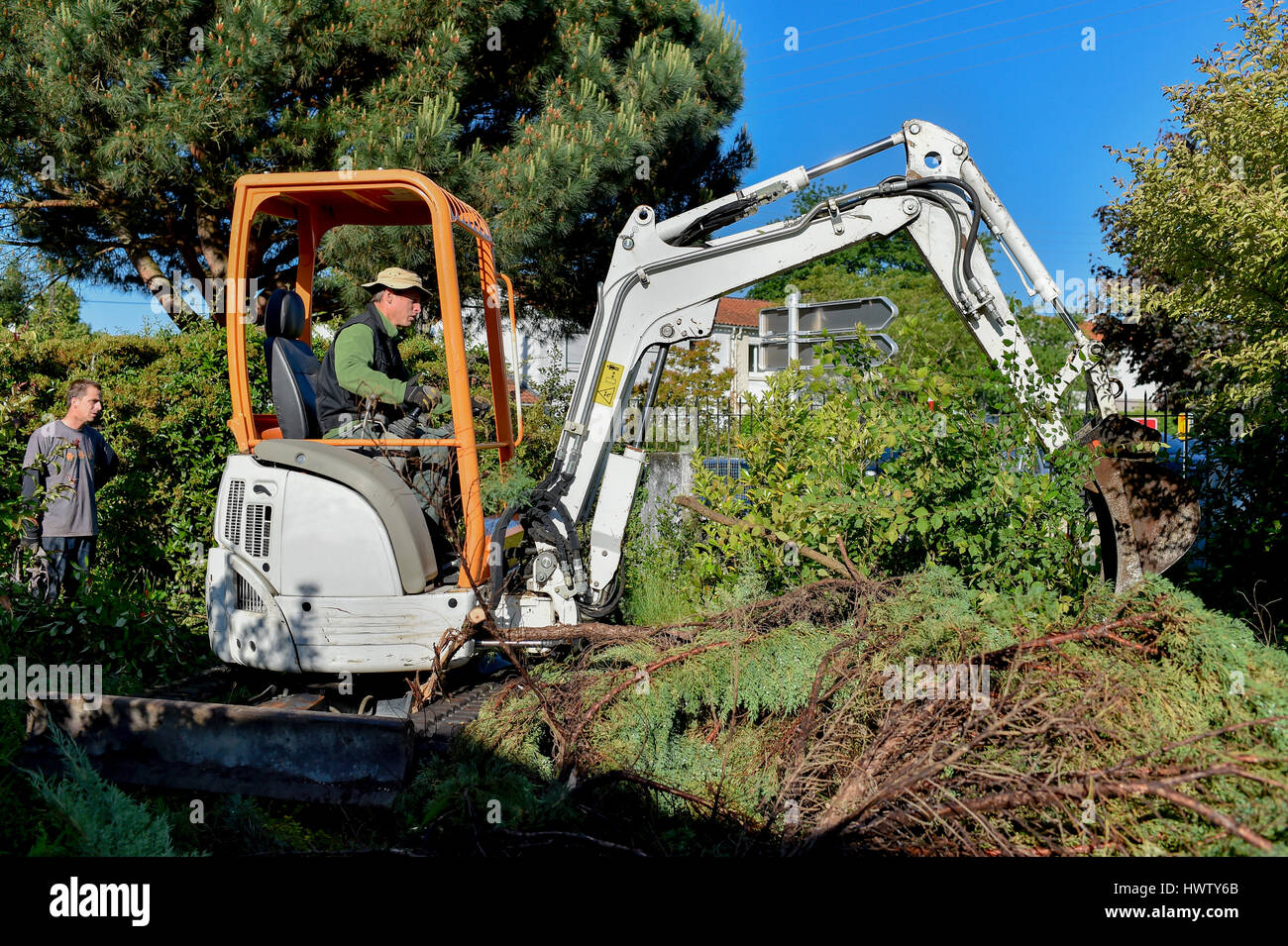 Digger dozer dump truck hi-res stock photography and images - Alamy