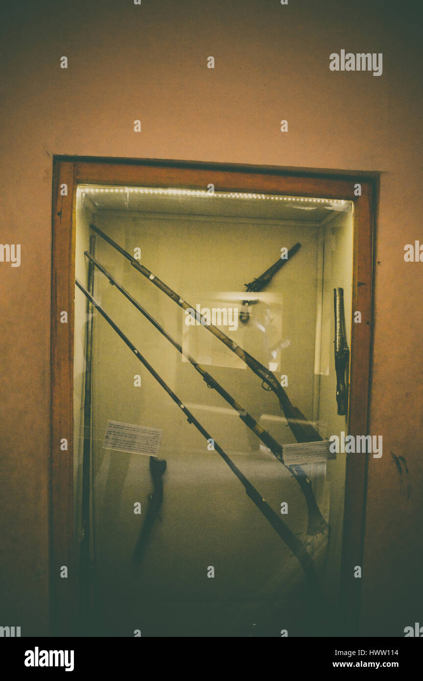 Shooter guns hi-res stock photography and images - Alamy