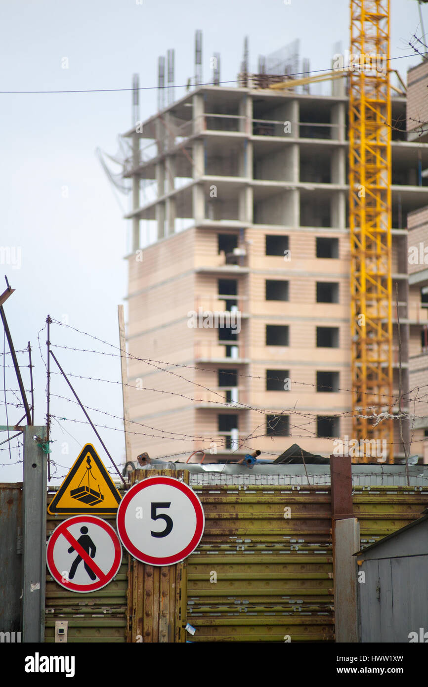 The construction of multi-storey housing building Stock Photo - Alamy