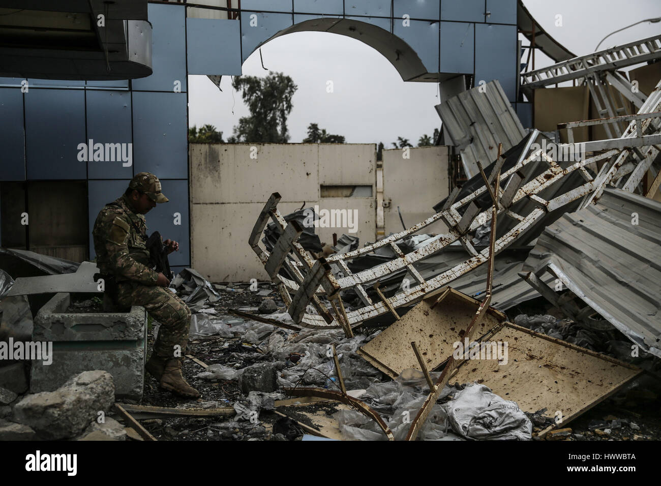 Mosul. 18th Mar, 2017. Photo taken on March 18, 2017 shows an Iraqi ...