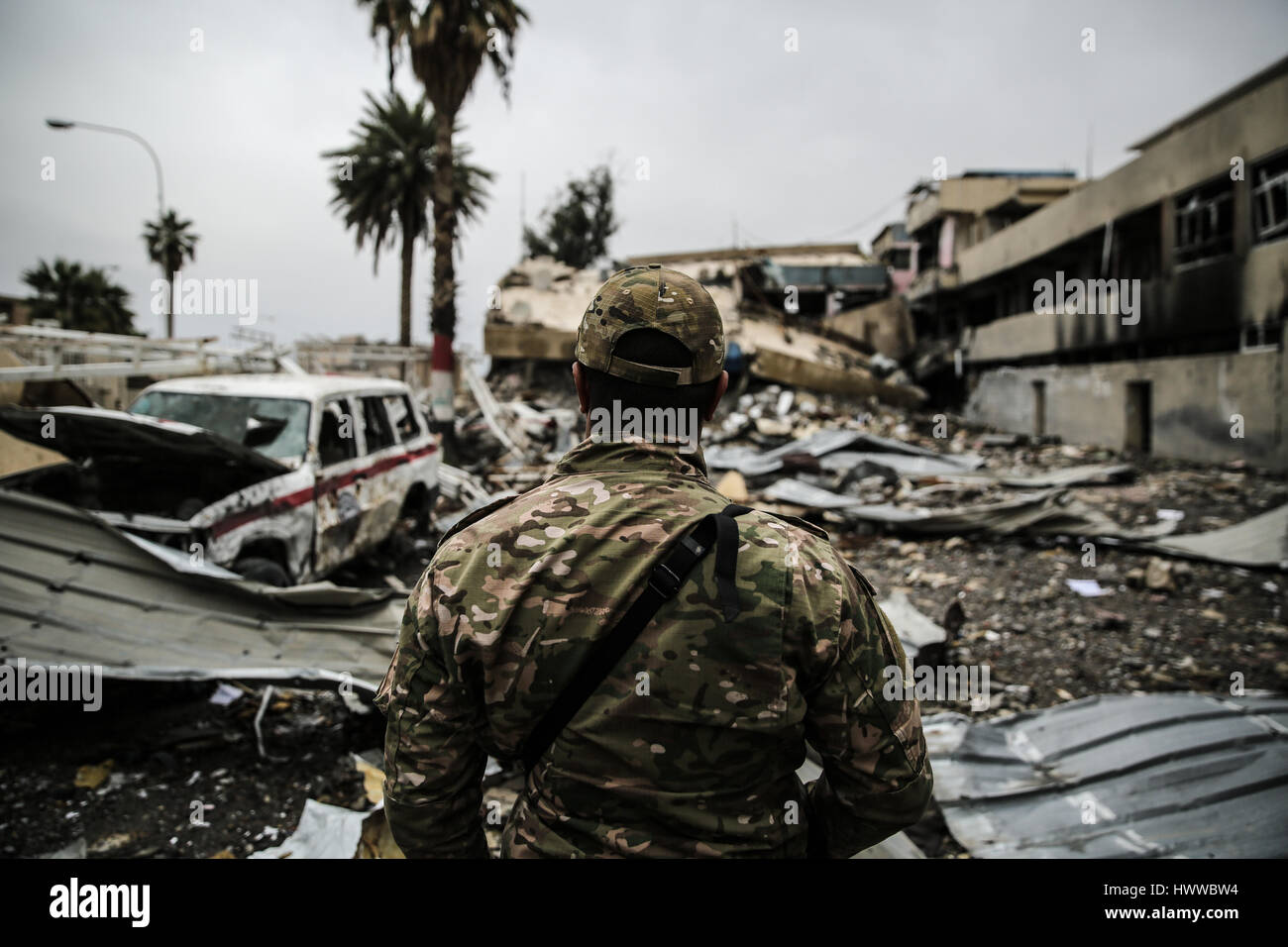 Mosul. 18th Mar, 2017. Photo taken on March 18, 2017 shows an Iraqi ...