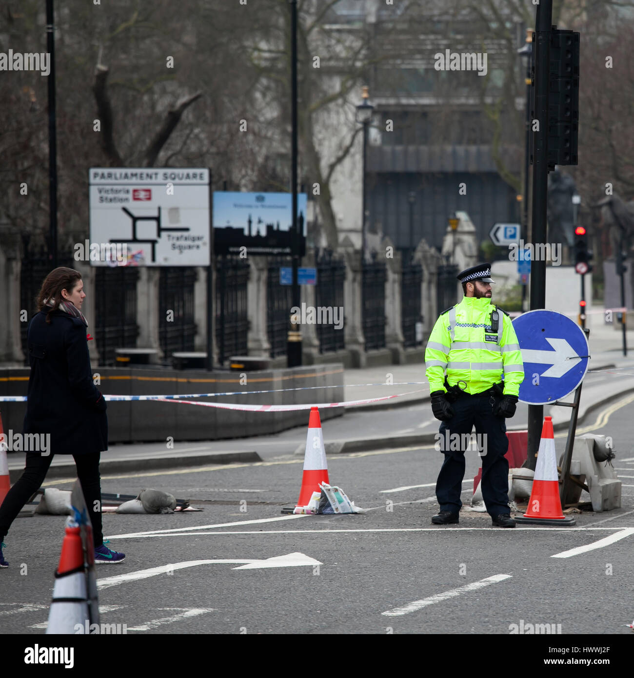 Armed police guard houses parliament hi-res stock photography and ...