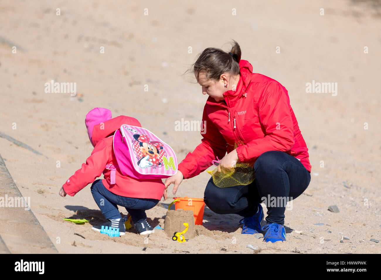 Castles in the north hi-res stock photography and images - Alamy