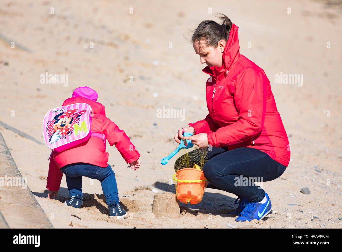 Castles in the north hi-res stock photography and images - Alamy