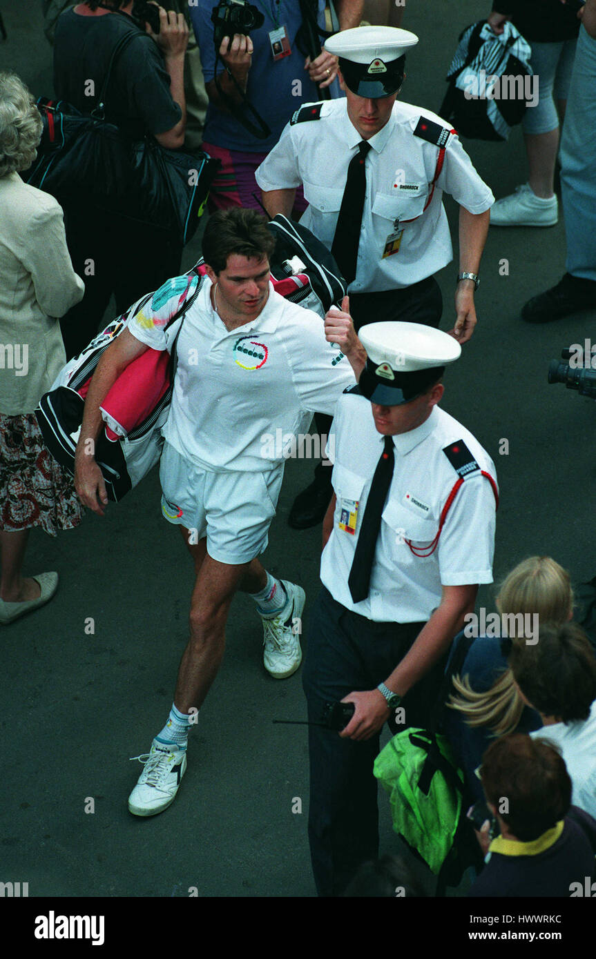 PLAYERS SECURITY GUARDS WIMBLEDON TENNIS CHAMPIONSHIPS 01 July 1993 ...