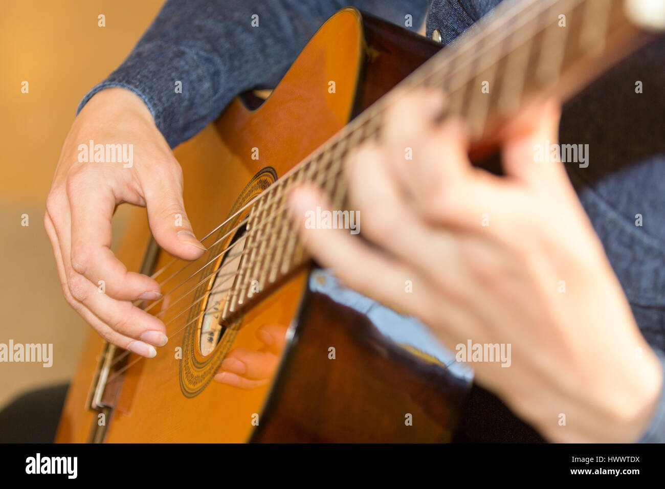 Right handed guitar hi-res stock photography and images - Alamy