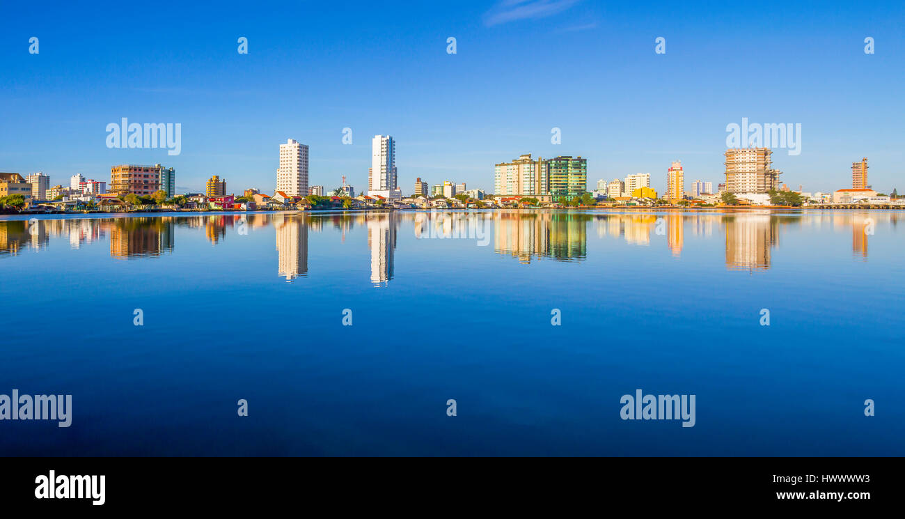 Reflection of the city on a beautiful sunny day Stock Photo - Alamy