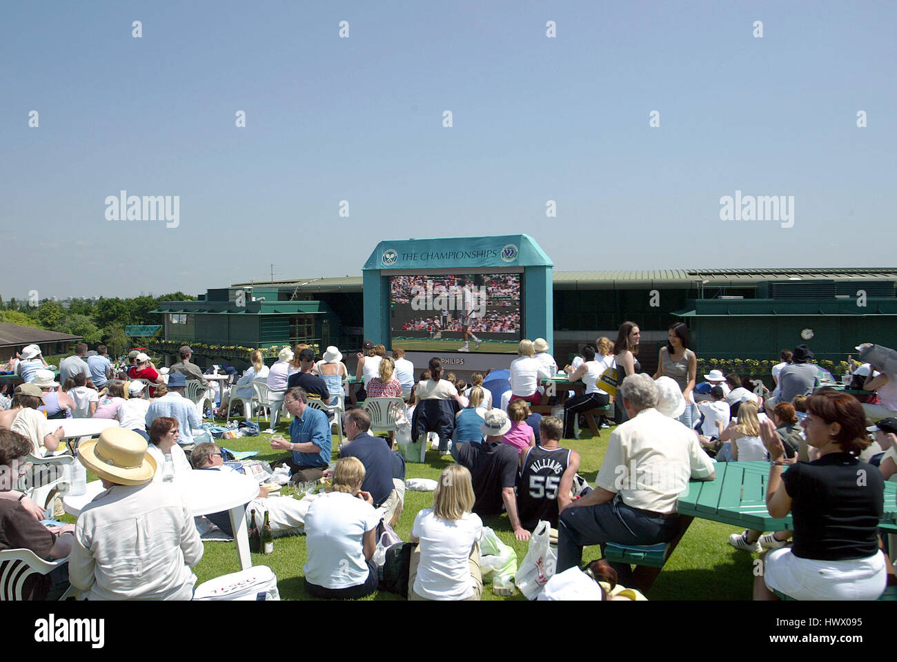 Wimbledon tennis championships 2003 hi-res stock photography and images ...