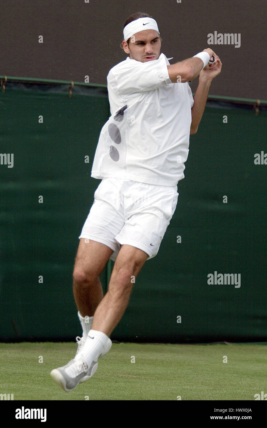 Roger federer wimbledon 2003 hi-res stock photography and images - Alamy