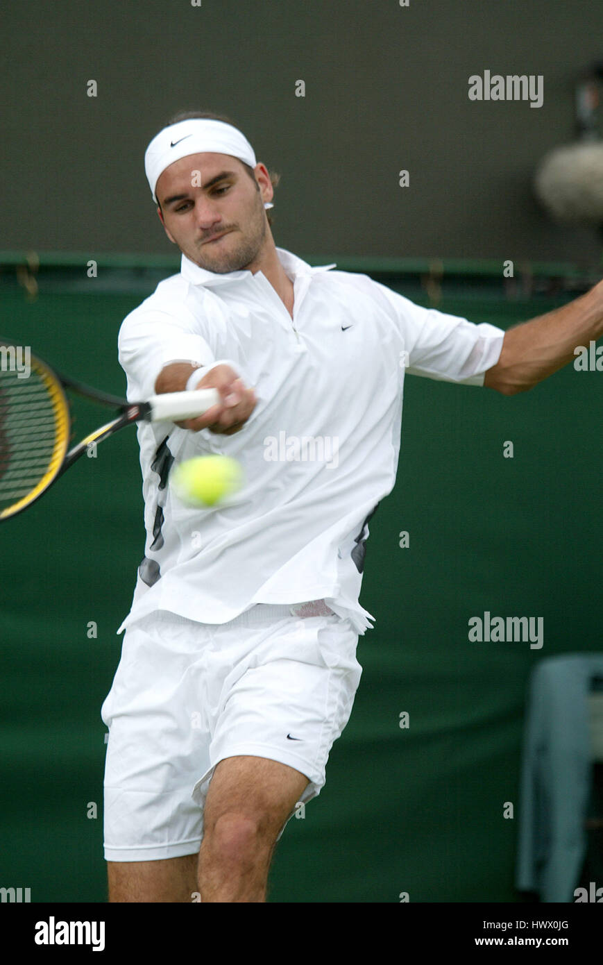 Roger federer wimbledon 2003 hi-res stock photography and images - Alamy